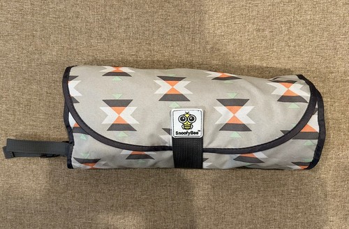 SnoofyBee Clean Hands Baby Diaper Changing Pad Rings Soft Distract ...