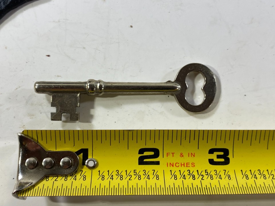 Mckinney Door Latch Closet Handle Black Forged thumb Lever Keeper ...
