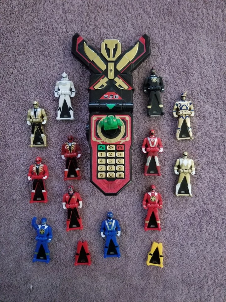 Power Rangers Super Megaforce Morpher With 5 Mighty Morphin Ranger Keys ...