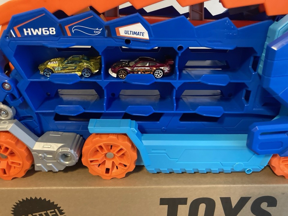 Hot Wheels HNG50 City Ultimate T-Rex Transporter, Hauler Transforms ...