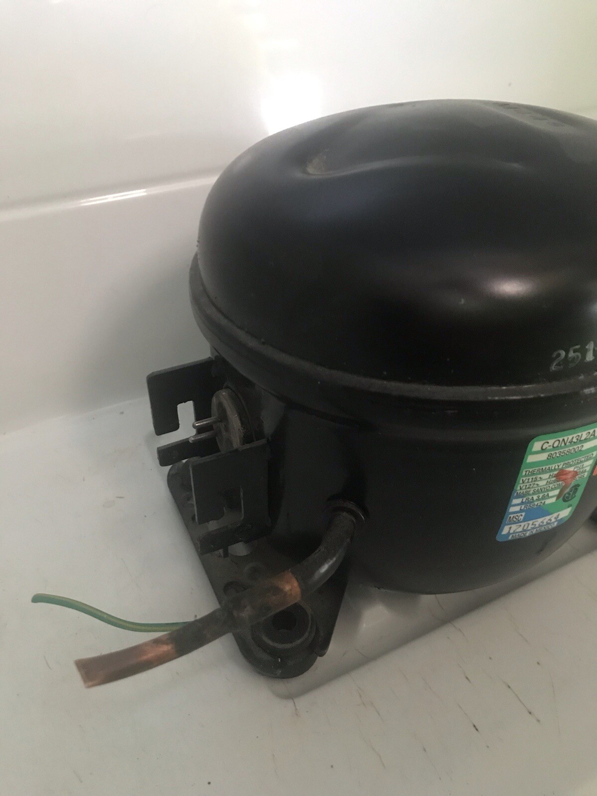 Mabe Sanyo Refrigerator Compressor 80358002 C-QN43L2A | 115V | 60Hz ...