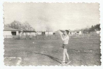 Photo Man Athlete Photo mistake Blurred hand Disappearing man Odd VTG ...