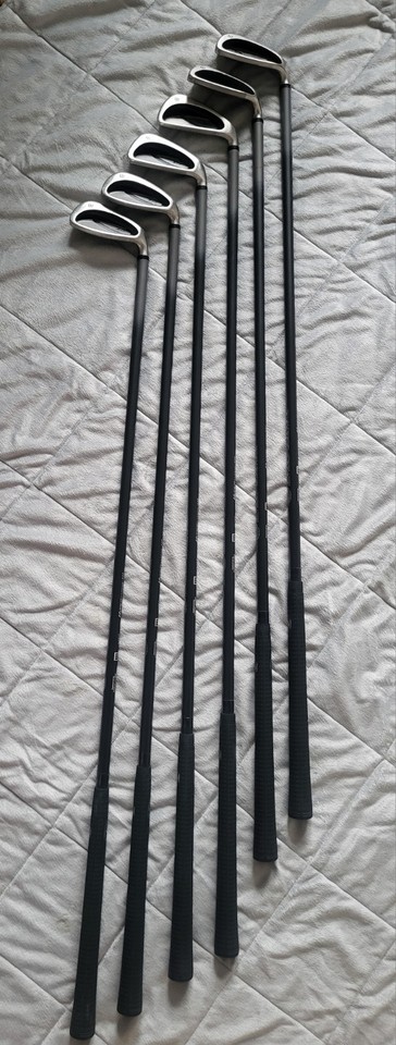 Wilson Fat Shaft Hypercarbon 535 Lite Set Of 6 Golf Clubs #5, 7, 8, 9 ...