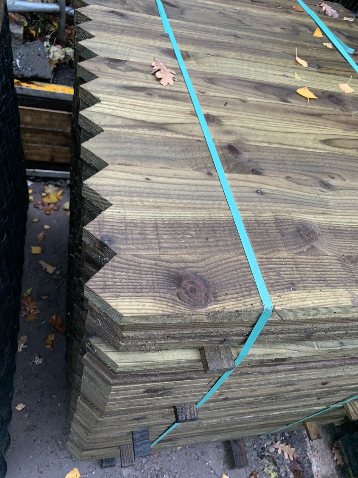 Fencing Pointed Top Picket Pales Pressure Treated 22 x 75 x 900 3ft ...