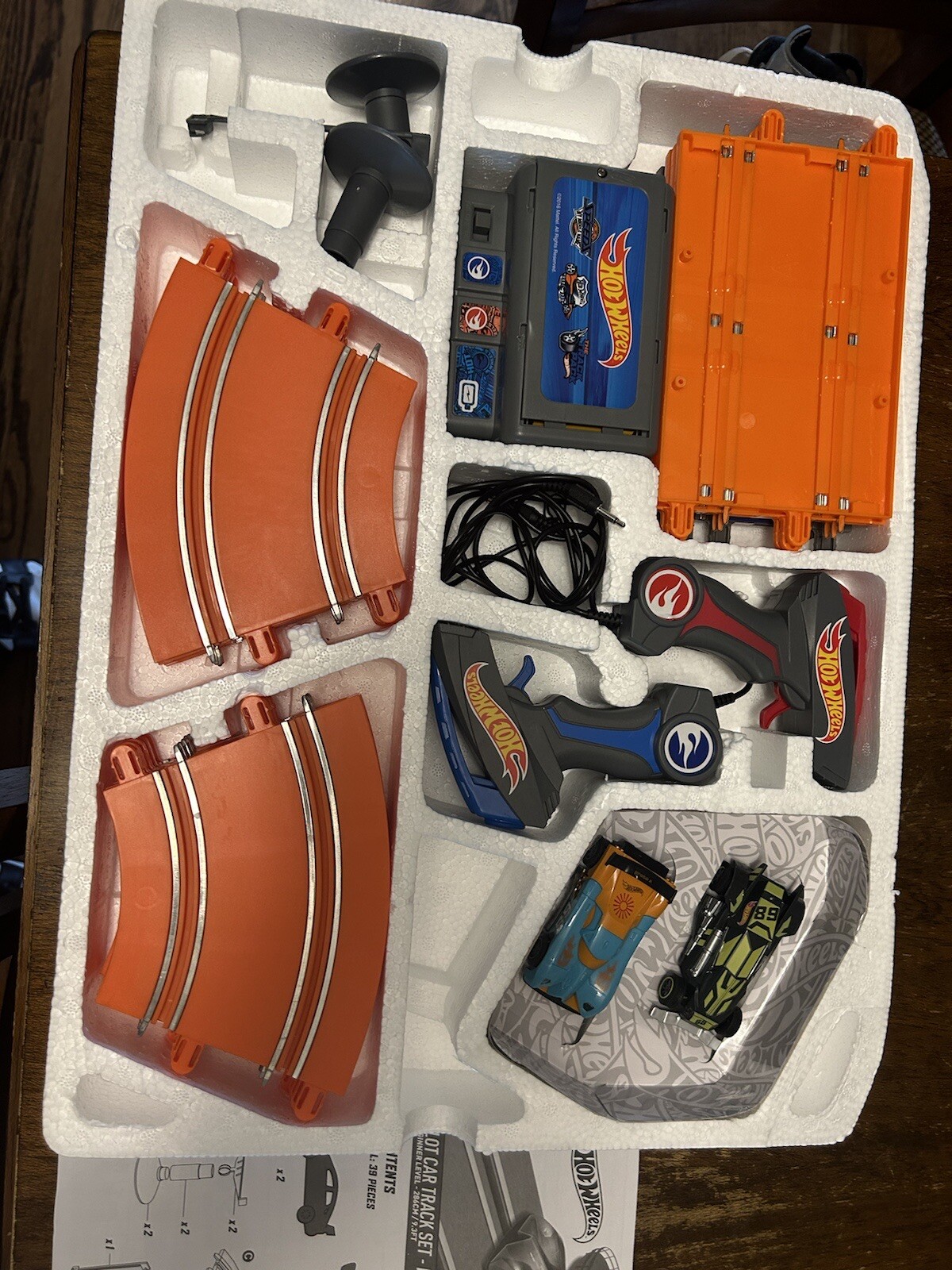 Hot Wheels Track Set Slot Car 9.3 feet Scale Speed 450 MPH 2 Turbo ...