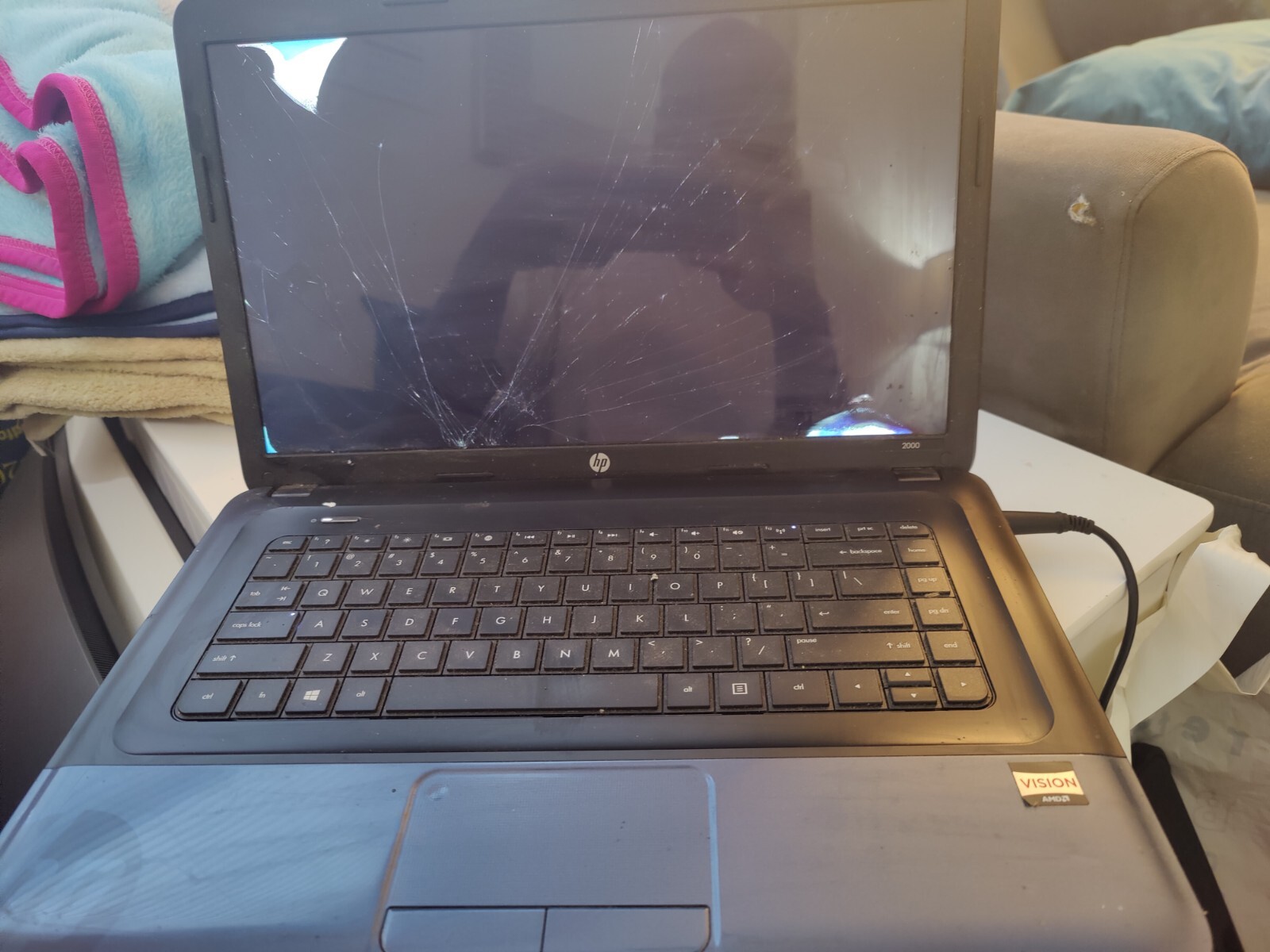 HP 2000-2b19WM Notebook PC cracked screen bad lcd | eBay