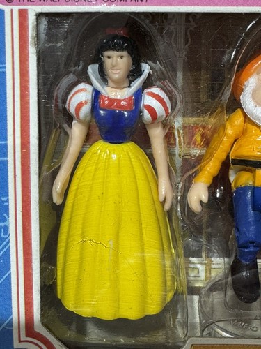 Disney World Snow White & 3 Dwarfs Town Square Friends in Box | eBay