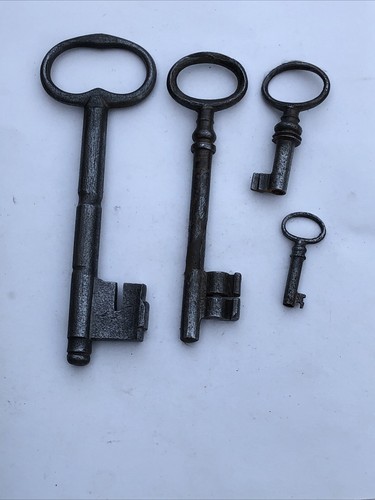 Grande Clef clé ancienne /Old key- 12,4cm , Diamètre 9 en fer forgé,19e ...