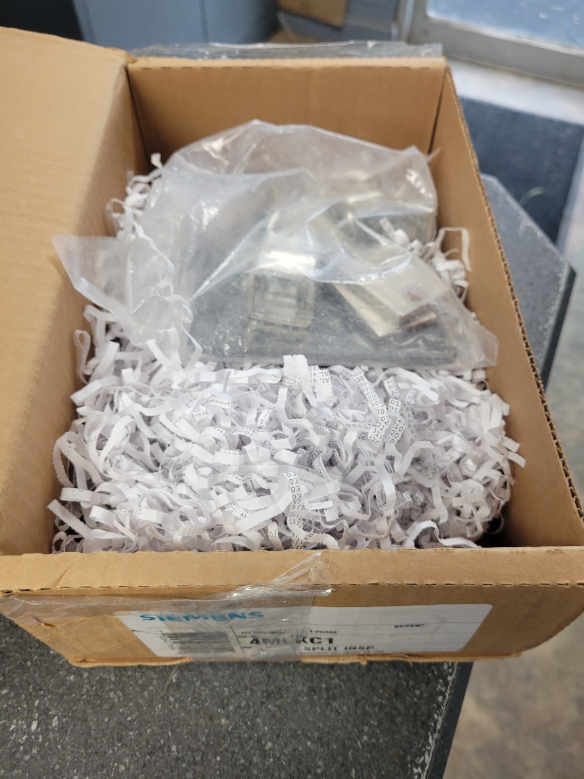 Siemens 4MLKC1 400 Amp 1-Phase 3/0 to 250 MCM Copper Feed-Through Lug ...