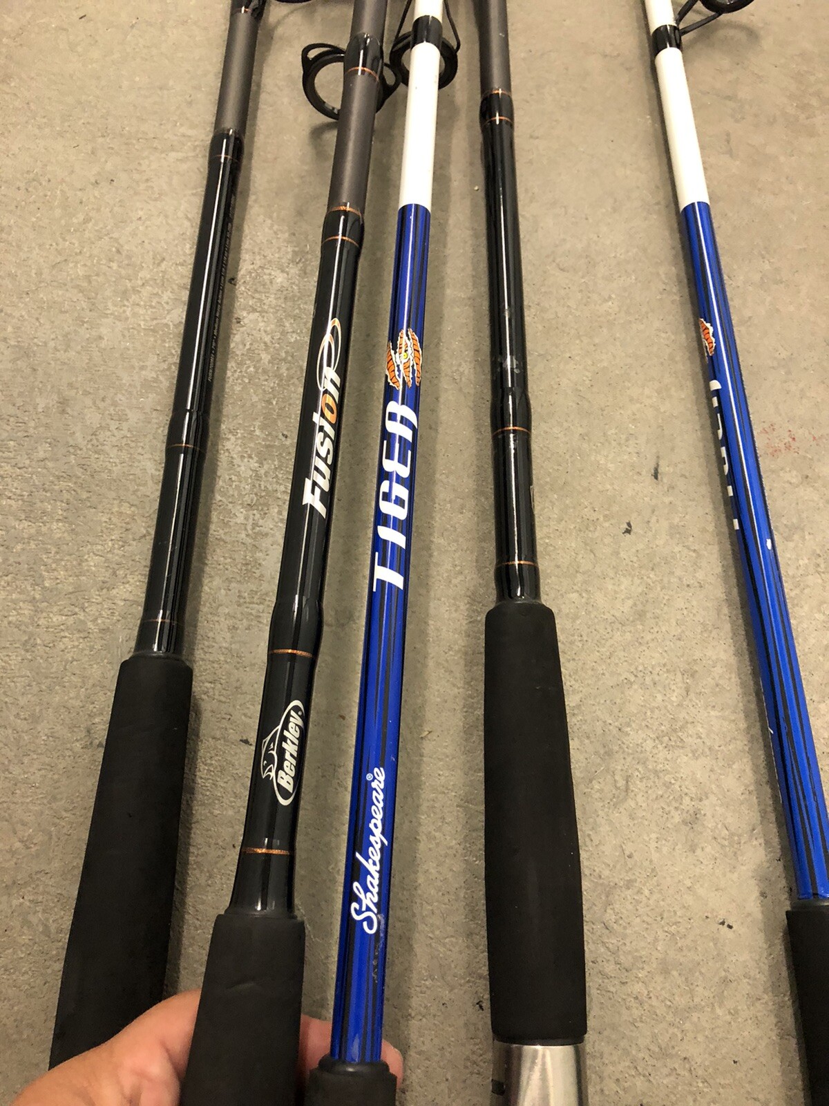 LOT of 5 Spinning Rods Berkley Fusion Shakespeare Tiger Rod 2pc Medium ...
