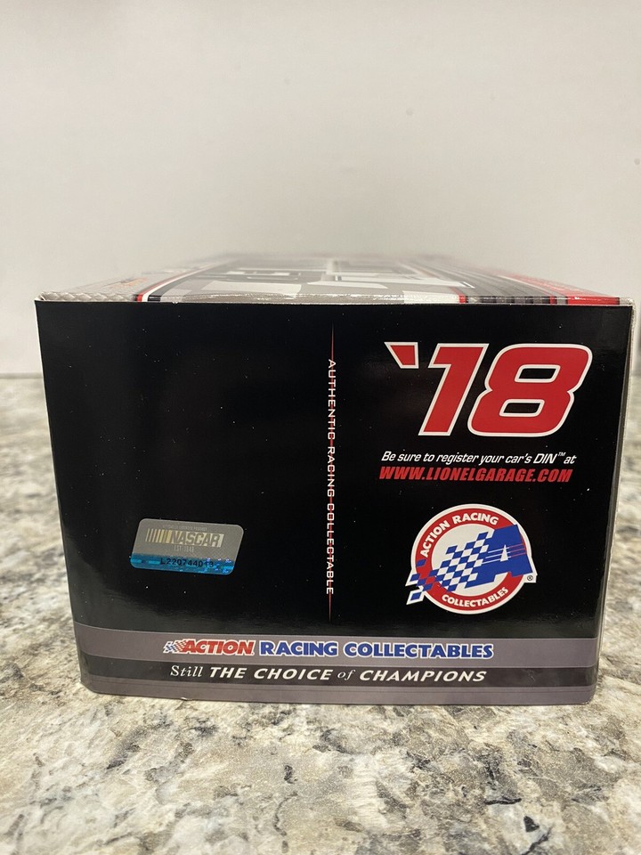 1:24 Elliott Sadler #1 OneMain Financial Autographed 2018 Camaro ...