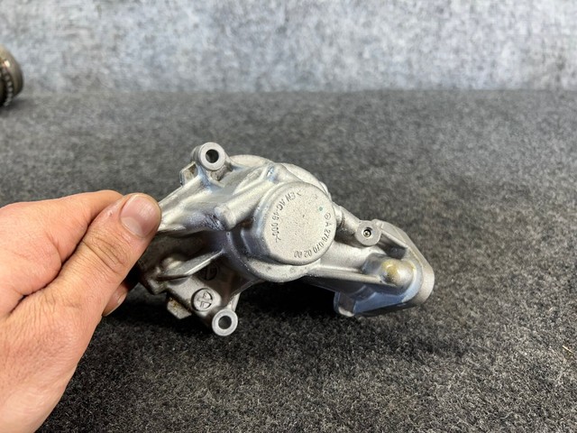 MERCEDES-BENZ C W205 High Pressure Fuel Pump A2760700200 3.00 Petrol ...