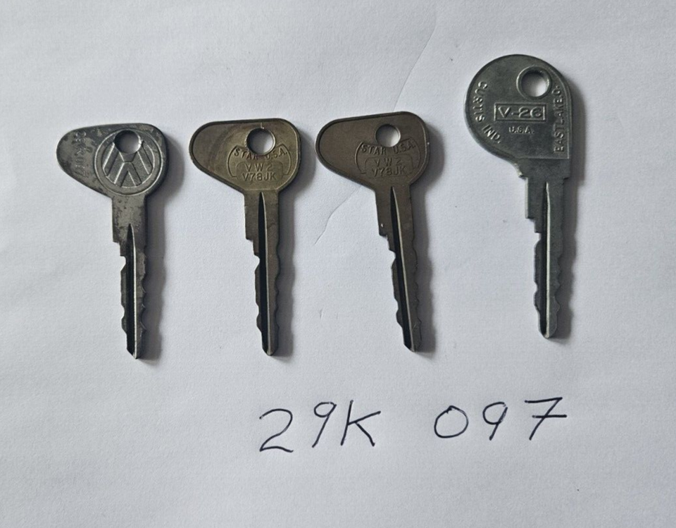 VINTAGE ORIGINAL 4x Matching VW BUG BEETLE VOLKSWAGEN KEYS 29K 097 | eBay