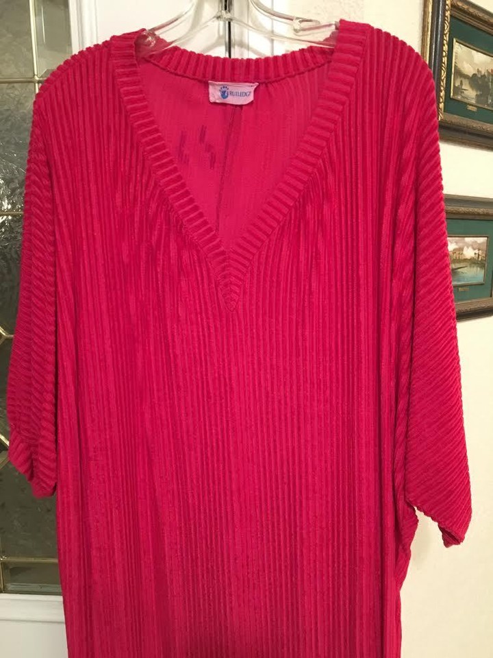 WOMEN'S RUTLEDGE RED HOUSE DRESS, SMALL IN SIZE, ONE OWNER, VERY CLEAN ...