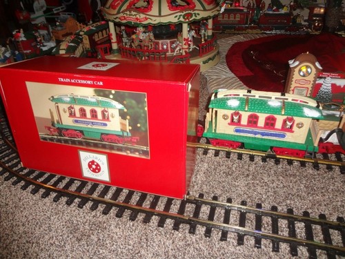 Dillards New Bright Holiday Express REINDEER STABLE Train car TESTED ...