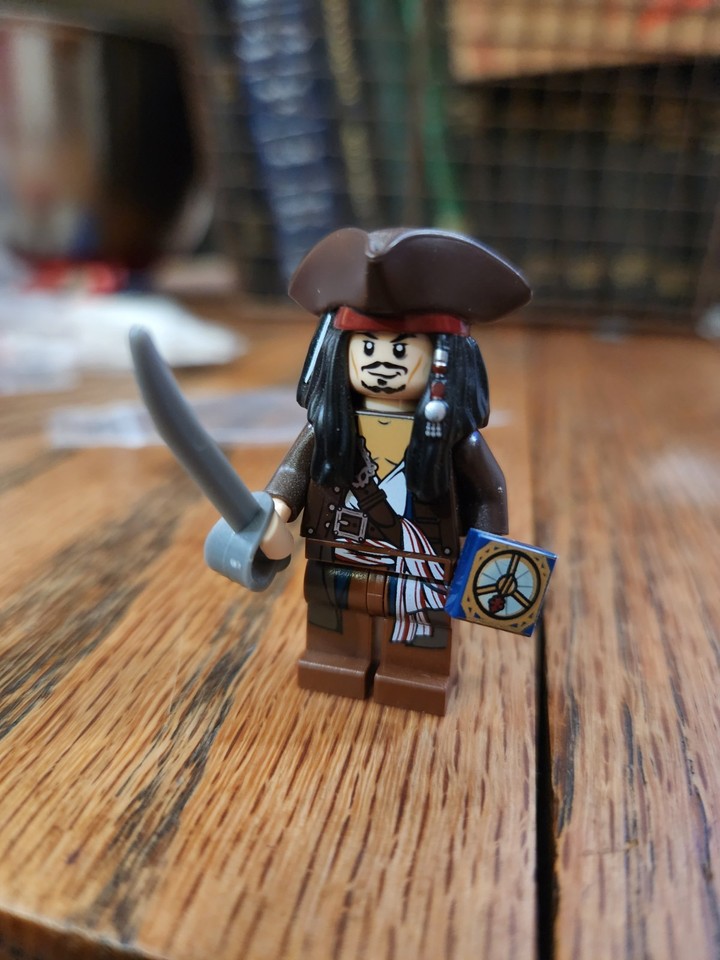 LEGO PIRATES OF THE CARIBBEAN MINIFIGUER JACK SPARROW IN HAT W/ SWORD ...