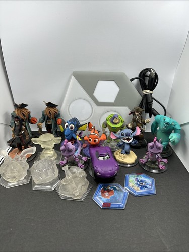 Disney Infinity Figure Lot w/Infinity Pad and Crystals Nemo Lone Ranger ...