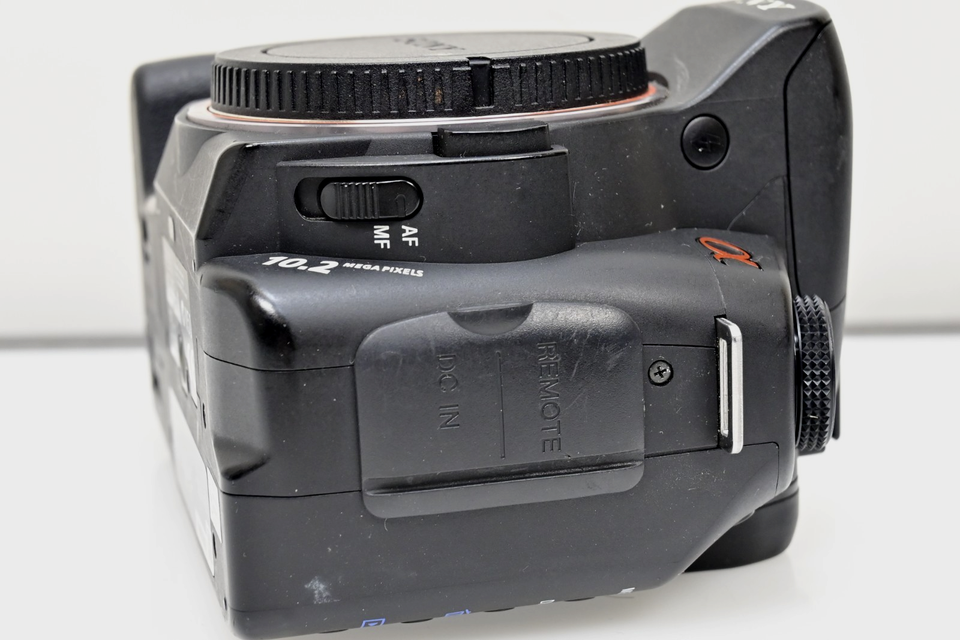 Sony Alpha A200 10.2MP Digital SLR Camera Body W/ 8GB CF CARD | eBay