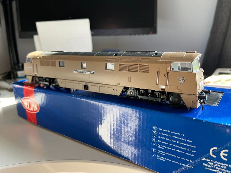 Heljan OO Class 52 Diesel Loco D1000 Western Enterprise Desert Sand ...