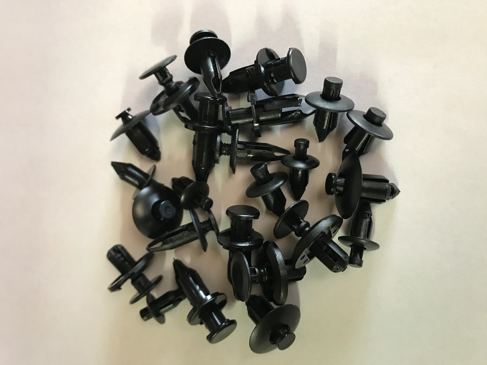 24pc Nylon plastic push pry rivets 6 sizes 4 of each ATV Auto type M6 ...