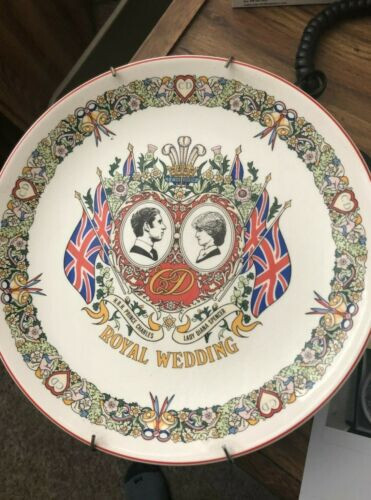 Wedgwood 1981 Royal Wedding Prince Charles & Lady Diana Plate READY TO ...