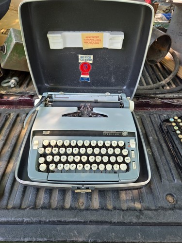SCM SMITH CORONA STERLING PORTABLE TYPEWRITER IN CASE WITH KEY SEE ...