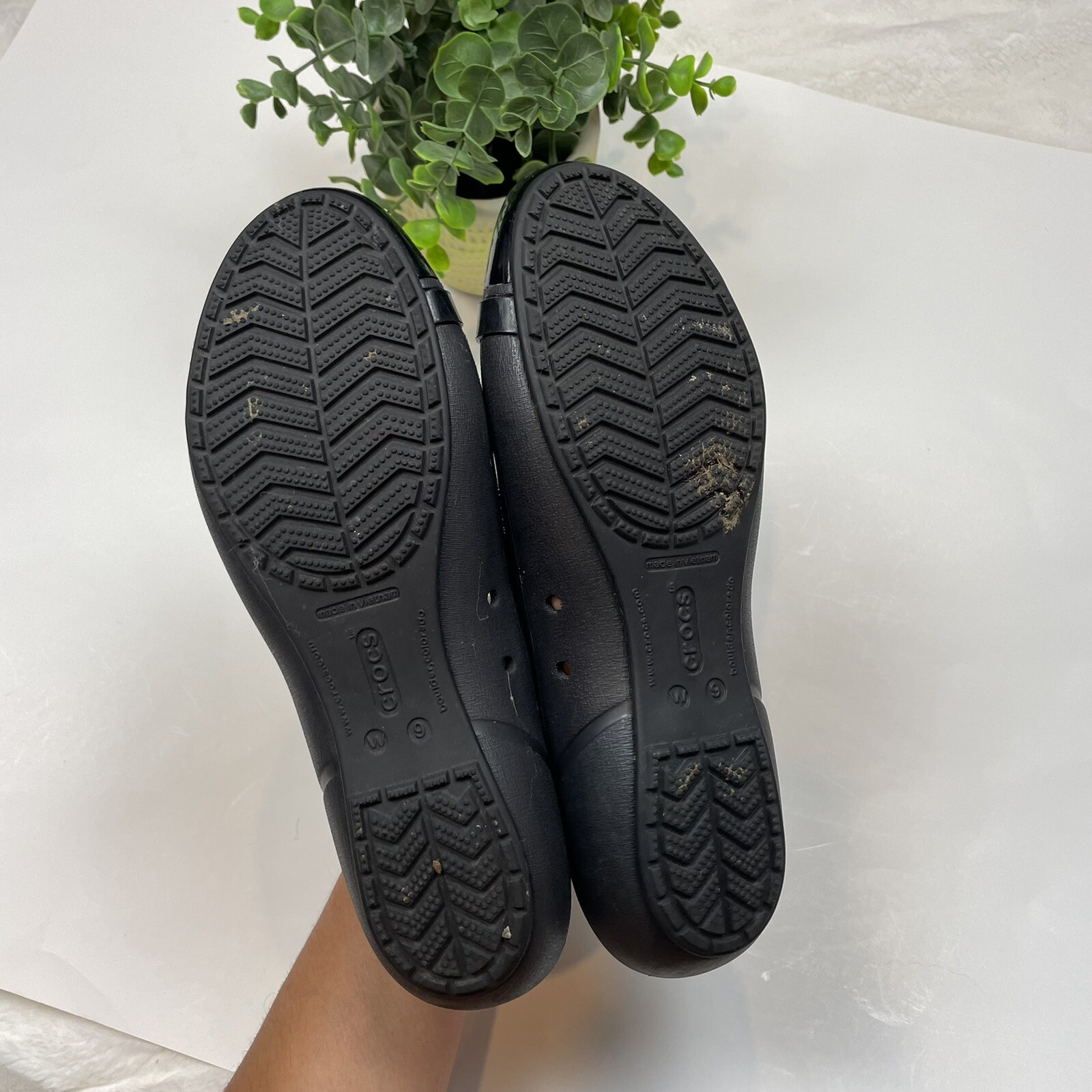 Crocs Women's Gianna Alice Shiny Cap Toe Ballet Flats… - Gem