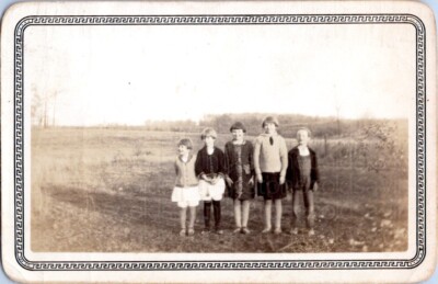 VTG 1930S B&W FOUND PHOTO RURAL FARM CHILDREN CUTE KIDS POOR DEPRESSION ...