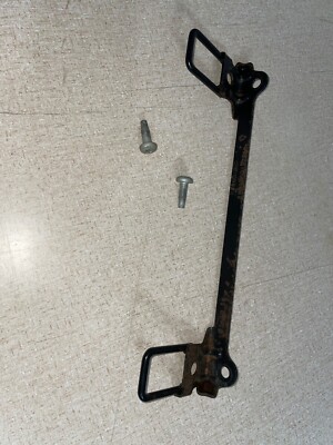 00 01 02 03 04 FORD FOCUS 4DR SEDAN REAR SEAT LOWER HOOK BRACKET 1M51 ...