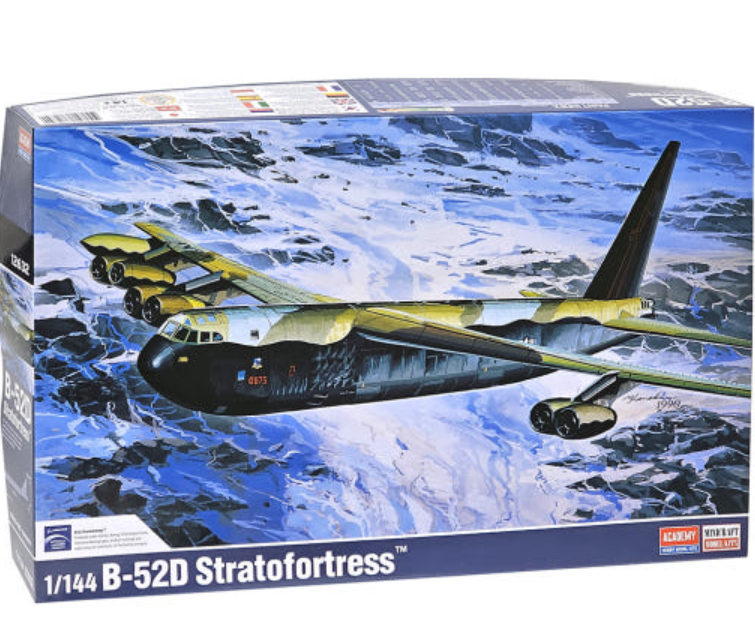 1/144 USAF B-52D "Stratofortress" Aircraft Plastic model kit #12632 ...