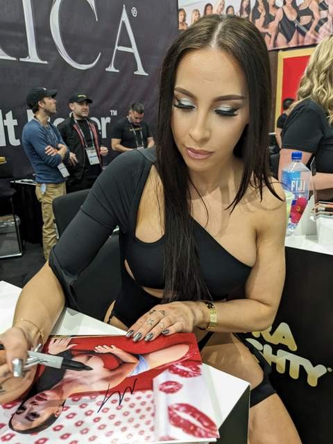 Melissa Stratton signed model 8x10 Photo -PROOF- -CERTIFICATE- (A0022 ...