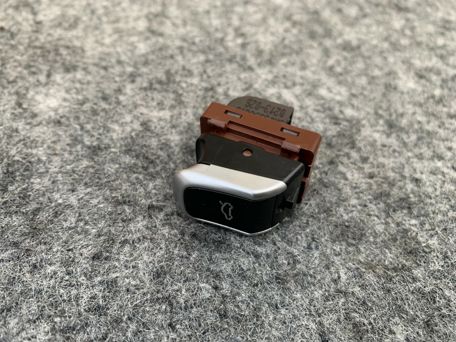 13-16 AUDI A4 S4 B8.5 TRUNK OPENER CONTROL SWITCH ASSEMBLY OEM | eBay
