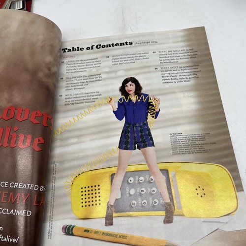 BUST magazine CARRIE Brownstein GABY Hoffmann BROOKE CANDY Caitlin ...