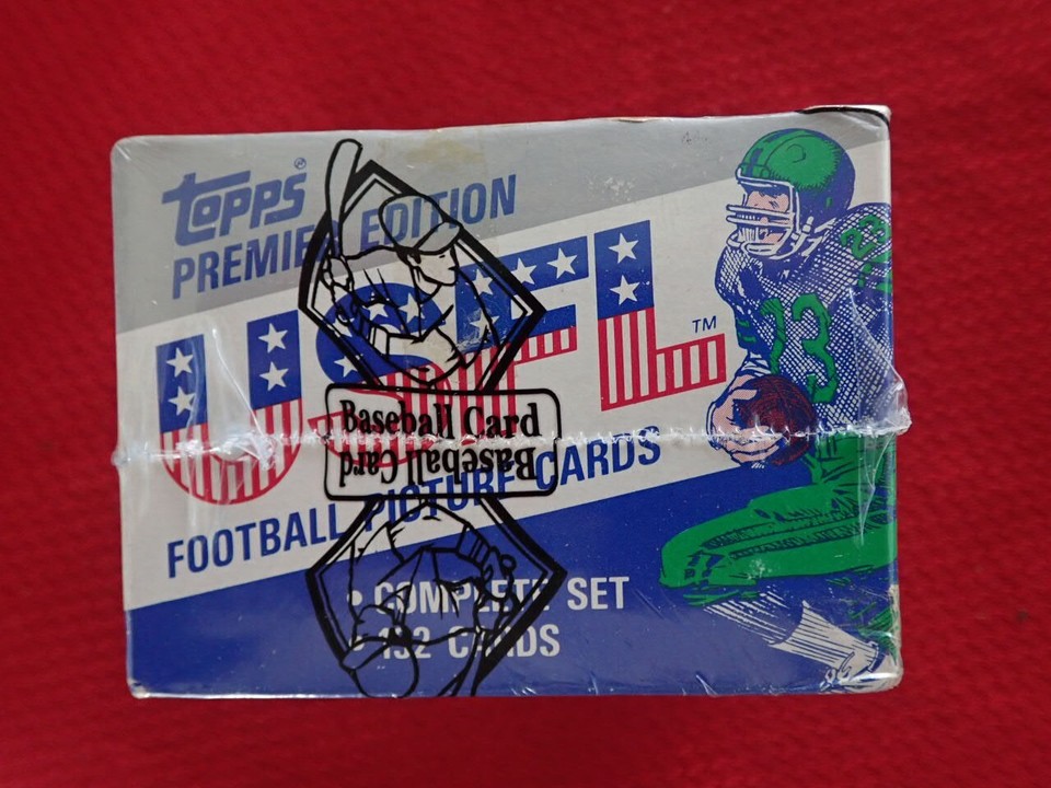 1984 Topps USFL Football 132 Card Complete Factory Set BBCE Wrapped ...