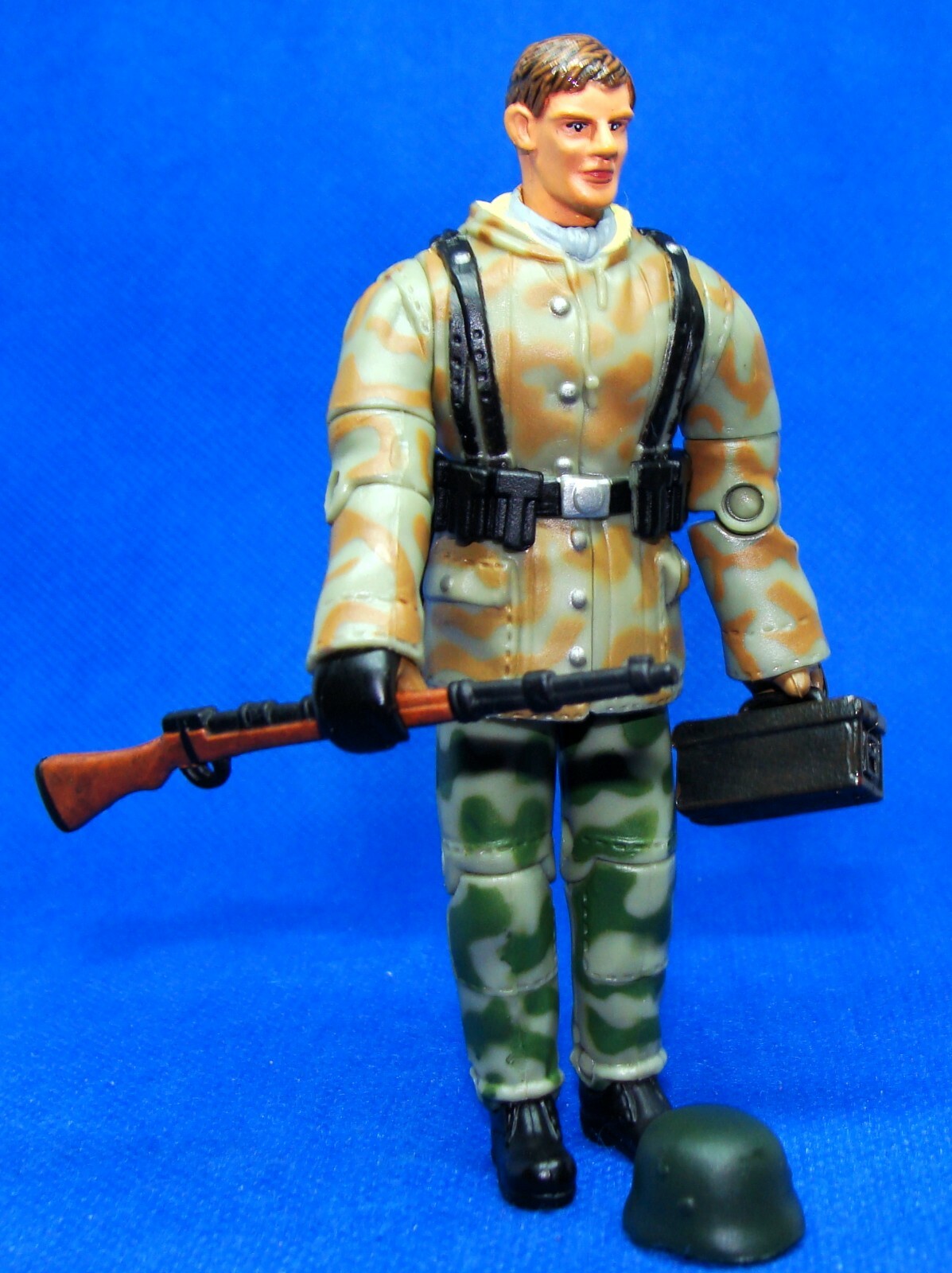 1:18 InToyz WW2 WWII German Wehrmacht Gunner Assistant Autumn Uniform ...