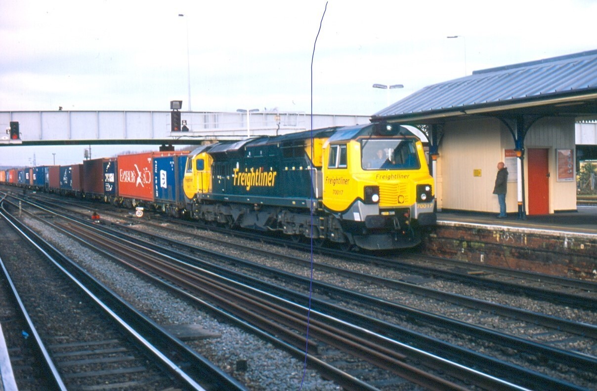 ORIGINAL DIESEL RAILWAY TRAIN COLOUR SLIDE FREIGHTLINER 70017 LOCO AT ...