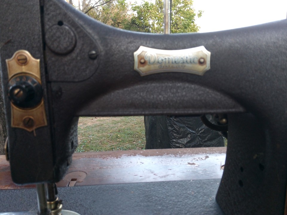 VIintage 1930s Domestic Rotary Dark Brown Cast Electric Sewing Machine ...