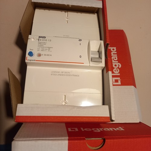 disjoncteur de Branchement triphasé Legrand 30-60A 500mA Selectif ...