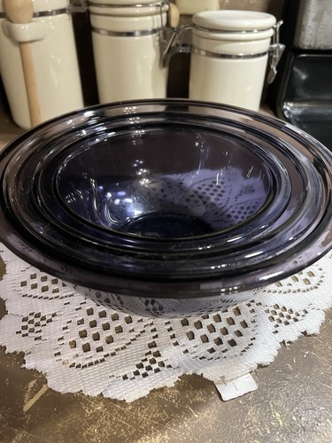 Set of 3 Vintage Pyrex Purple Amethyst Glass Nesting Mixing Bowls 322 ...