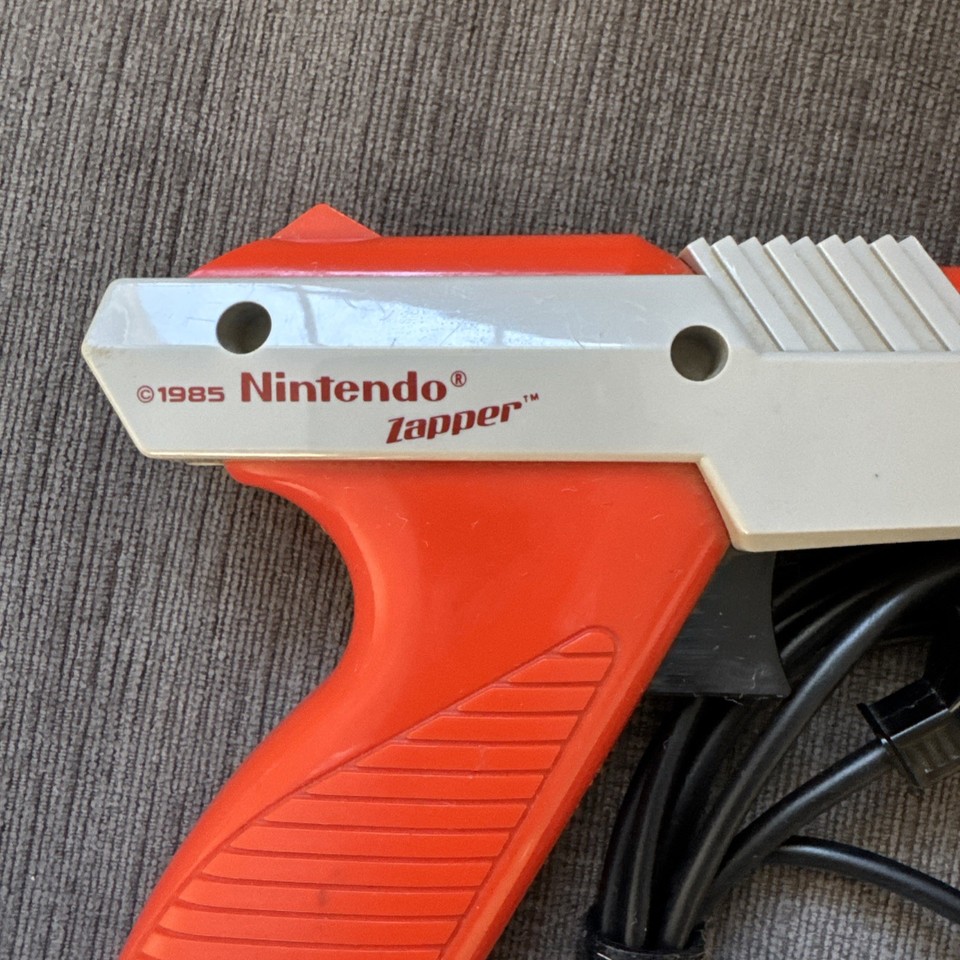 Original 1985 Orange Nintendo NES Zapper Duck Hunt Gun NES-005 OEM ...