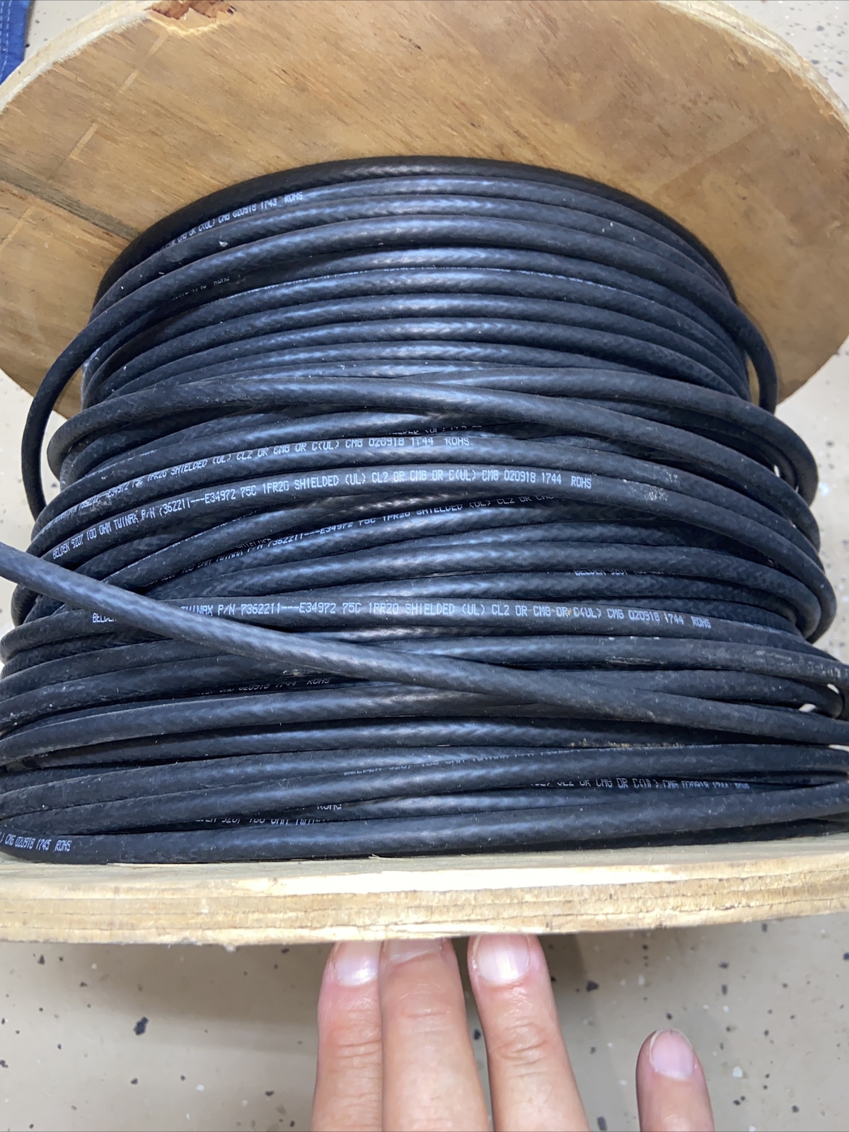 BELDEN 9207-BLK-approx 700 Ft | eBay