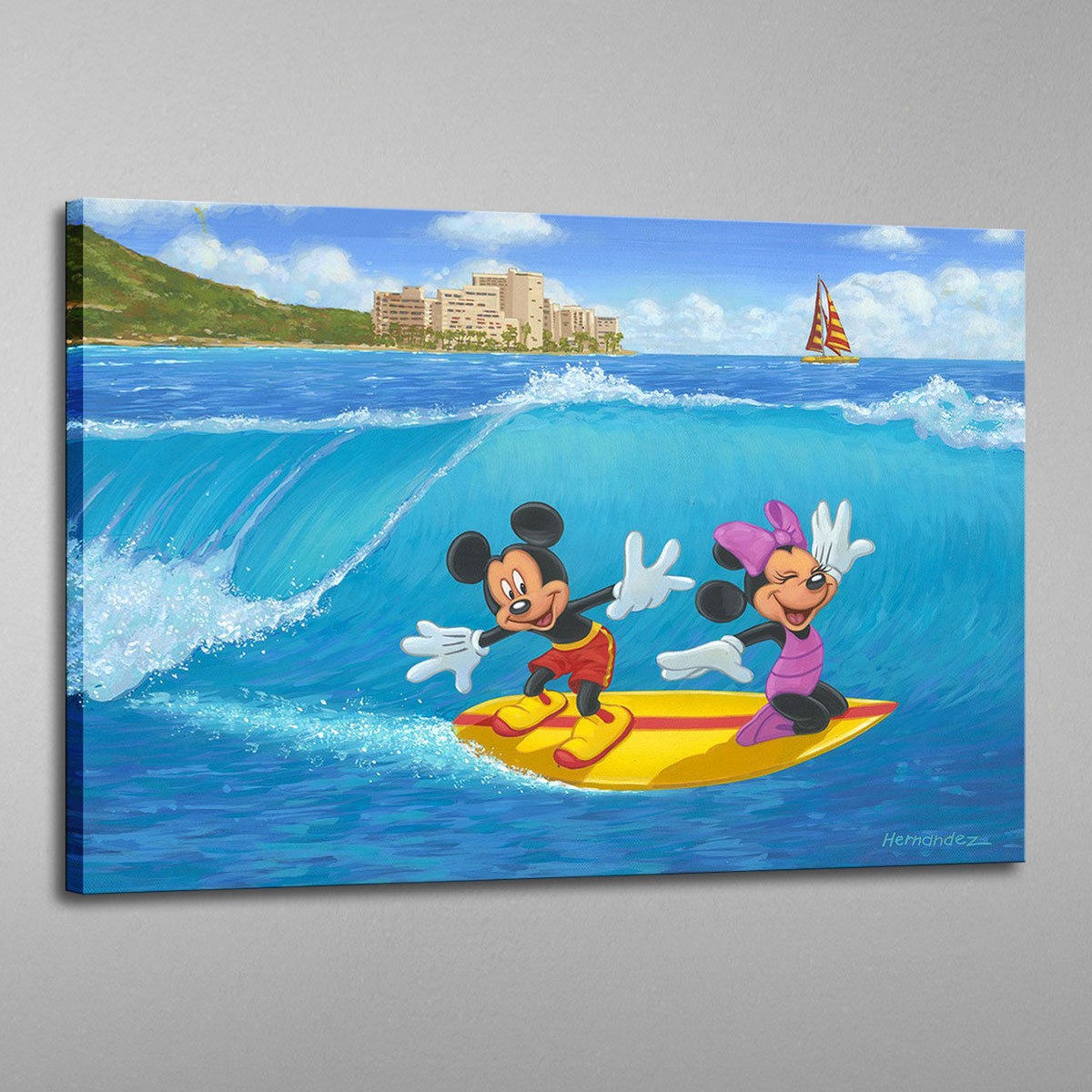 Minnie Mouse Surfing Sea