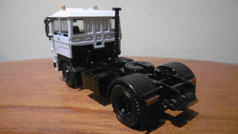 OXFORD DIECAST Truck DAF Yard Shunter Unit No Livery Beacons 1/76 scale ...