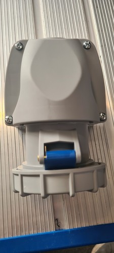 32 Amp 3 Pin IP67 Wall Mount Socket 2P+E Waterproof Single Phase Marina ...