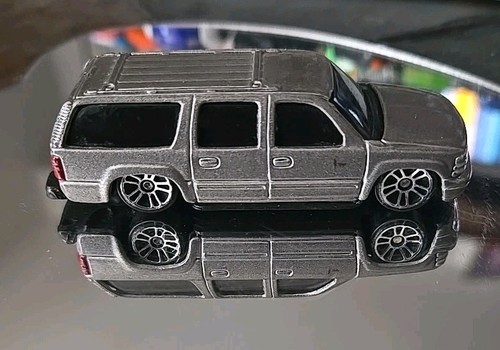 Slammed 2001 01 Chevrolet Suburban SUV in 1/64 Scale Limited Edition H9 ...