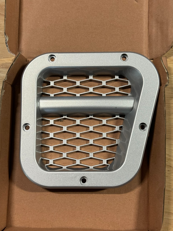 LAND ROVER DEFENDER 90 110 300TDi, TD5 TDCi PUMA RH SIDE AIR INTAKE ...