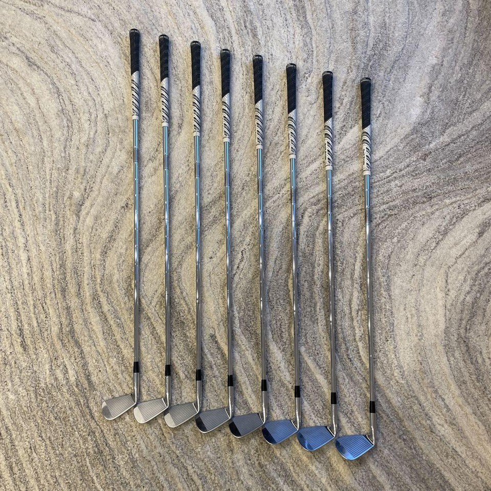 NIKE Iron Set Forged Iron Tiger Woods Model 3-9.P Dynamic Gold Flex ...
