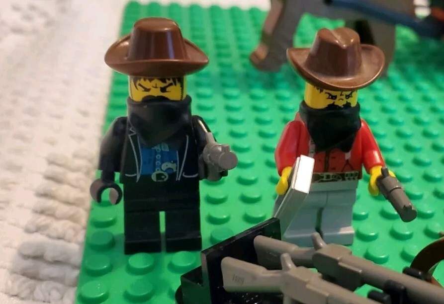 Vtg Lego Western 6799 Showdown Canyon 6716 Weapons Wagon Minifigure Lot ...