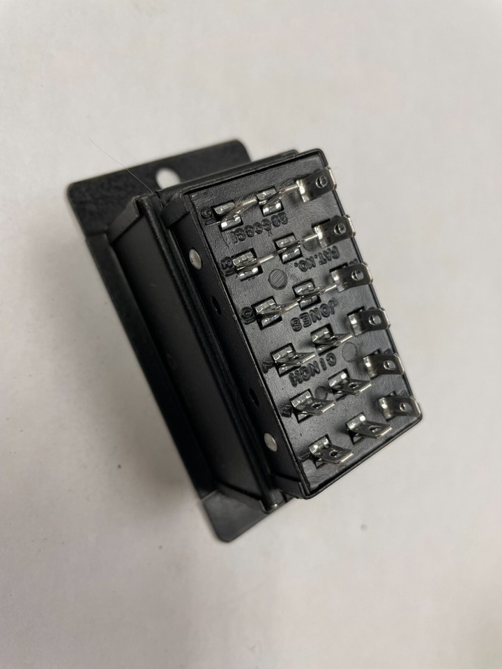 Cinch Jones Socket Female S-318-DB Angle Ear Bracket S-318-CCT 18 Pin ...