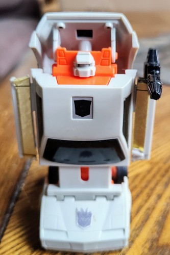 1986 Transformers G1 Runamuck 1986 Hasbro Battlecharger 100% Complete ...